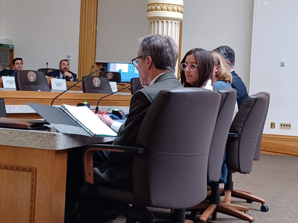 Air-quality permitting bill undergoes changes, still drives concern ...