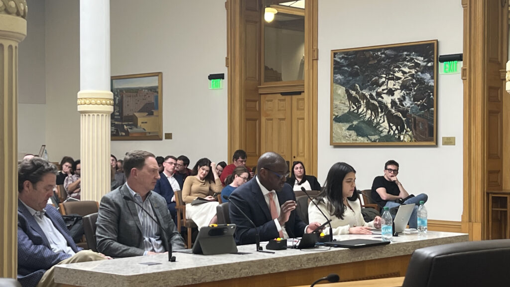 Here we go again: Committee OKs Labor Peace Act change quickly in ...